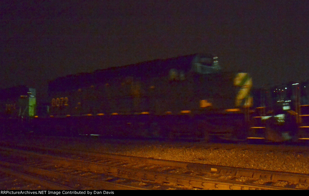 HLCX SD40-2 8072 8th on Q410-15